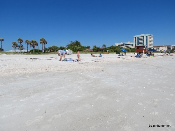 Lido Beach. BeachHunter's photos and personal reviews.